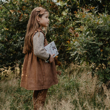Foraging with Kids (Signed) by Adele Nozedar – Blue Brontide