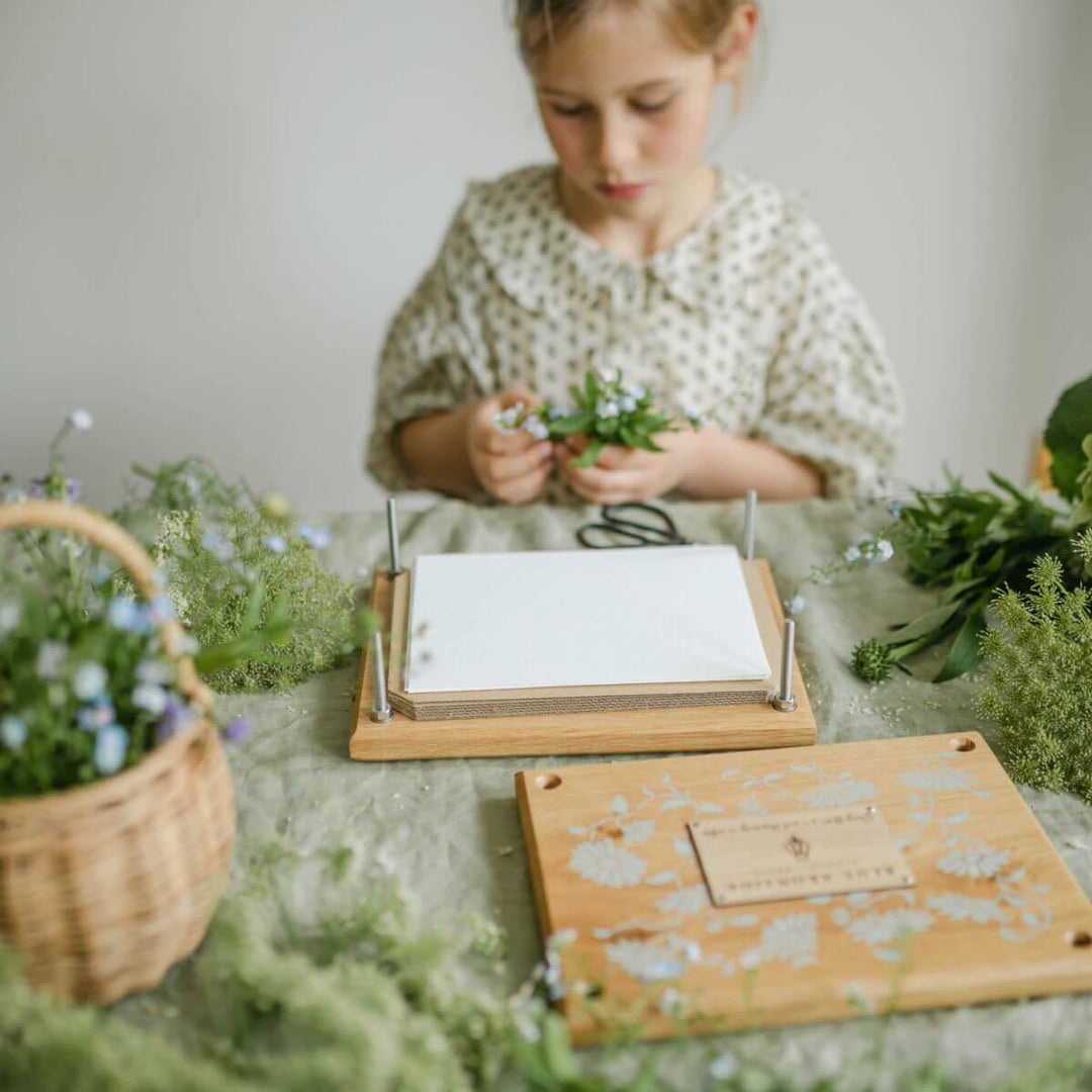 Wooden Flower Press - Daisy Chain – Blue Brontide